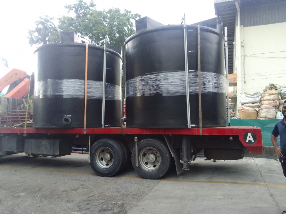 Poly Close Top Tank with Bronze Ball Valve Package - Reliable Water ...